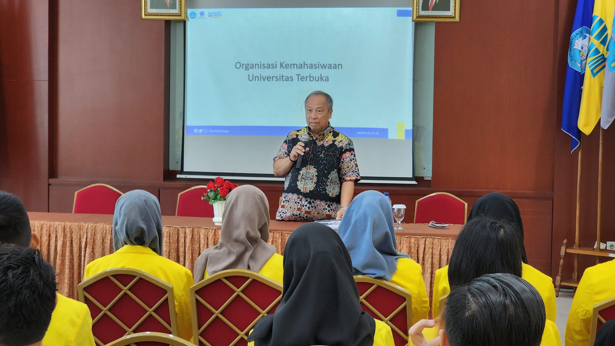 Sosialisasi Organisasi Mahasiswa (Ormawa) UT Jakarta: Membangun ...