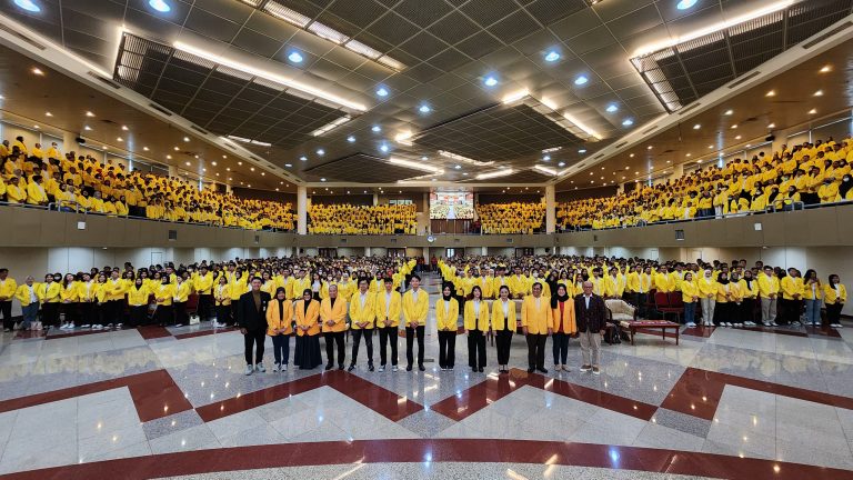 Fakta-Fakta Menarik di OSMB UT Jakarta: Kuliah Online Kini Jadi ...